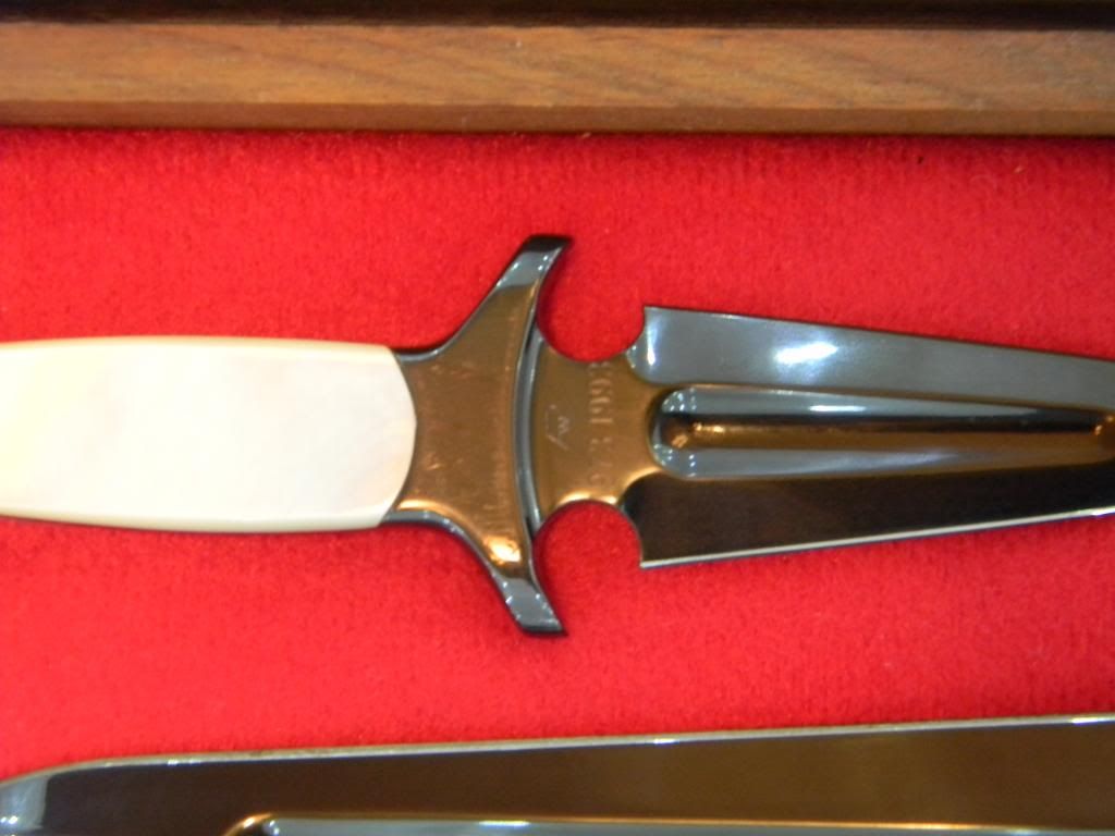 Help with identifying and appraising dagger set | BladeForums.com